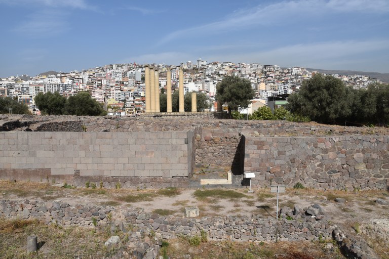 Smyrna – following hadrian photography
