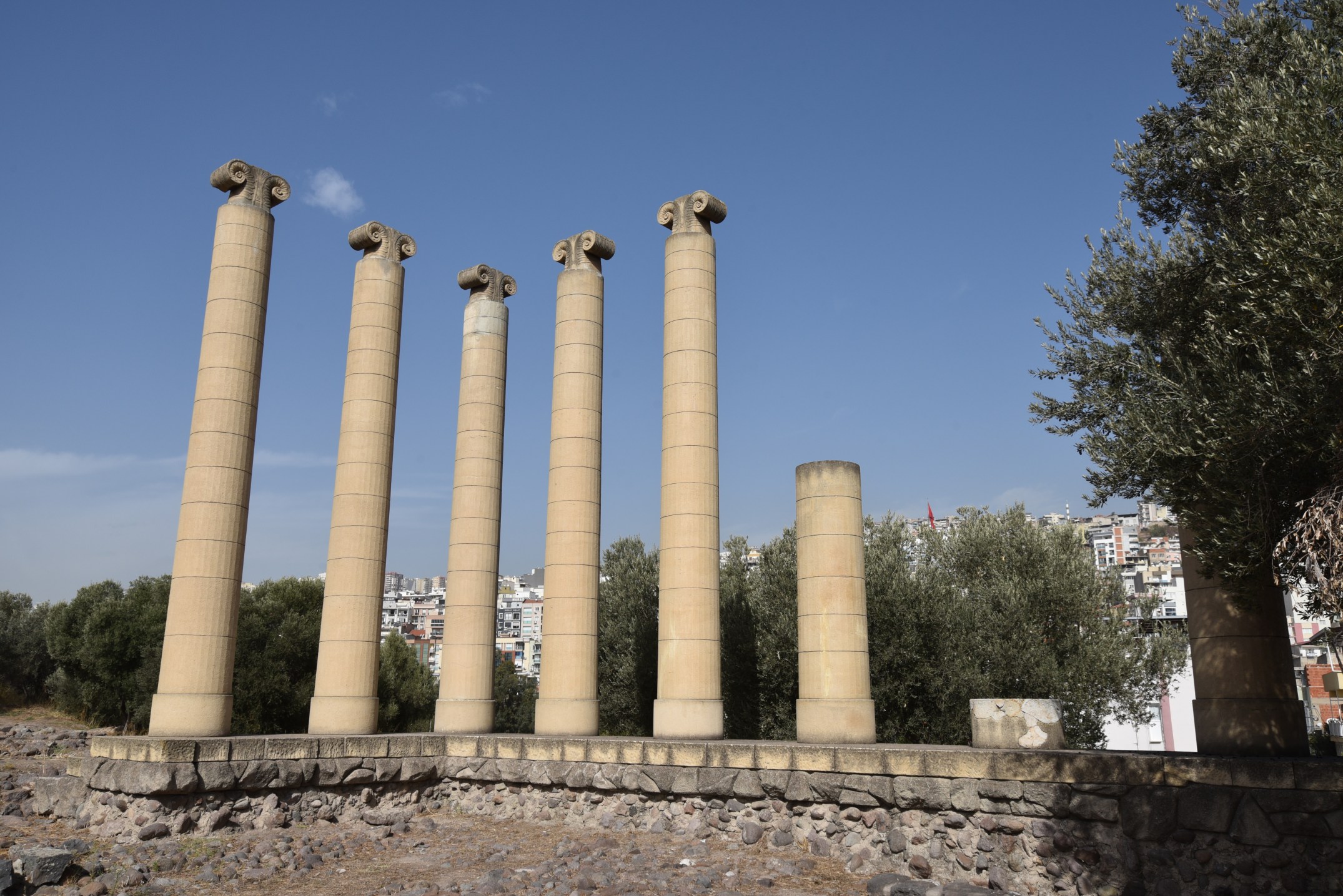 Smyrna – following hadrian photography