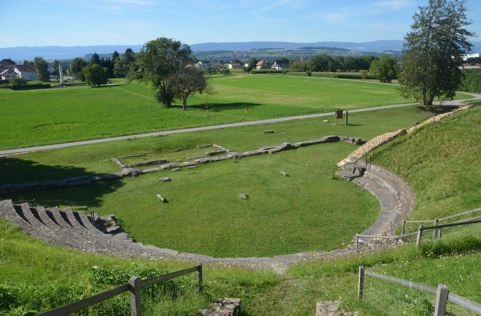 Aventicum (Avenches) – following hadrian photography