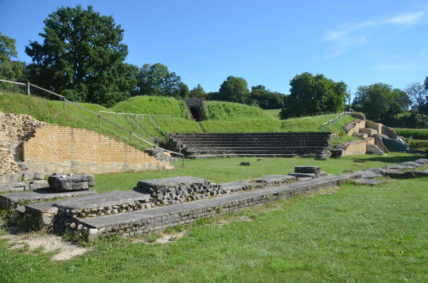 Aventicum (Avenches) – following hadrian photography