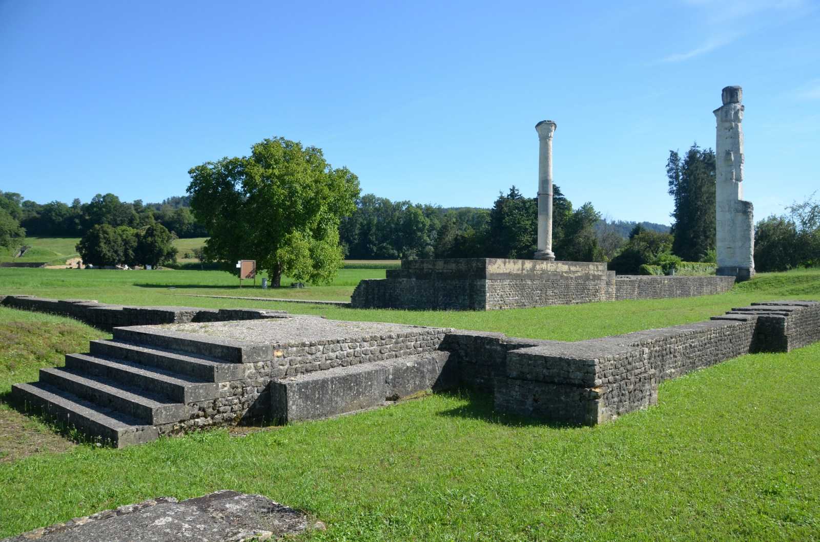 Aventicum (Avenches) – following hadrian photography